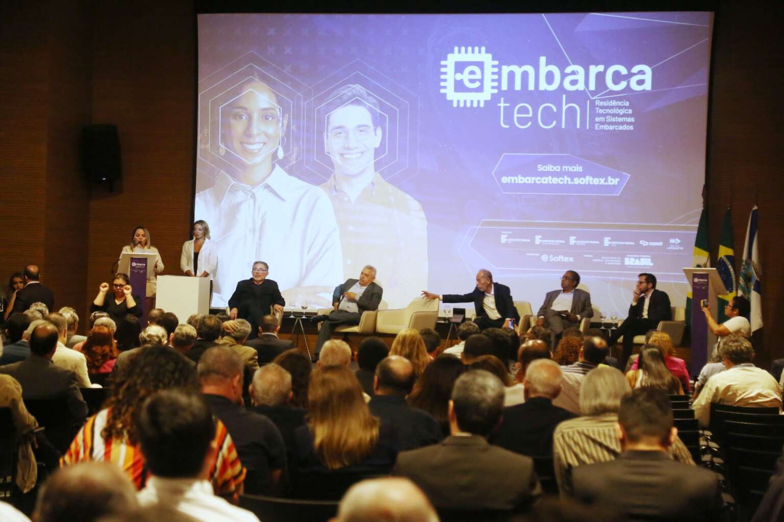 Embarcatech irá formar 6 mil profissionais para atuar no mercado de tecnologia - Secretaria da ...